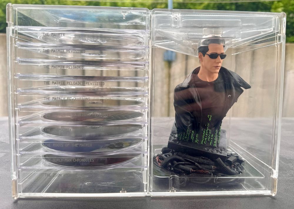 The Matrix - Ultimate Collection DVD Box Set mit Figur (Gebraucht) in ...