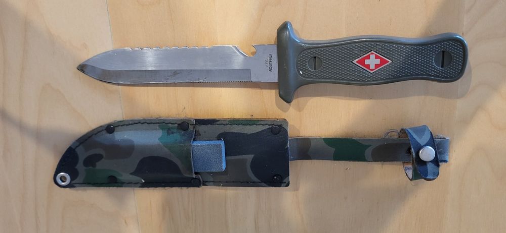 Messer mit Scheide und Schleifstein | Kaufen auf Ricardo