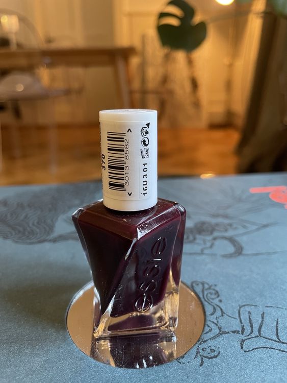 Essie gel-style nail polish „model clicks“ (Gebraucht) in Zürich für ...