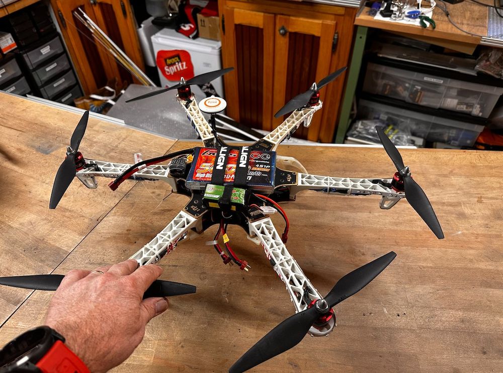 Drone DJI F550 kit ARF (lot complet avec radio etc) (Gebraucht) in l ...