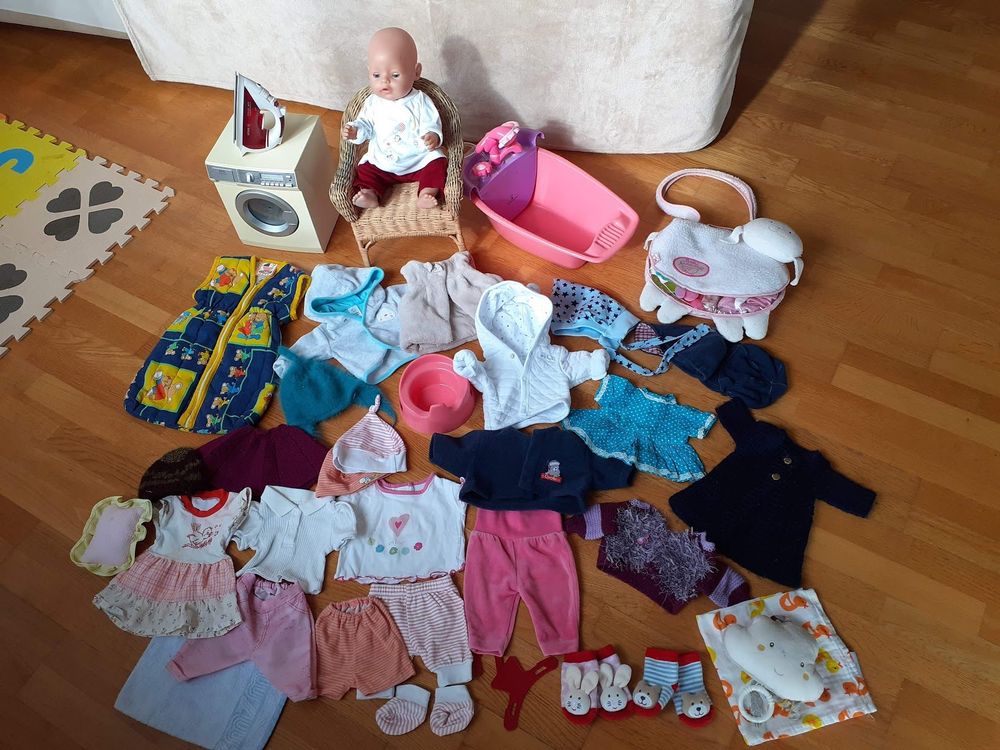 Baby Born mit Kleider und Zubehör | Kaufen auf Ricardo