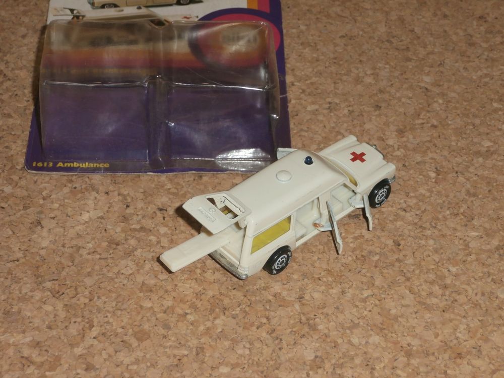 SIKU 1613 Binz Ambulanz (Neu und originalverpackt) in Läufelfingen für CHF 35 – mit Lieferung ...