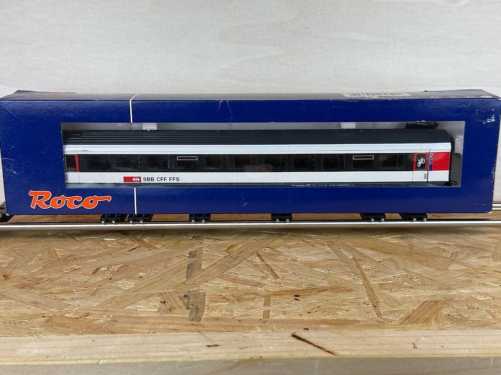 Roco 45332 SBB Einheitswagen 4 (EW IV) 2. Klasse weiss (Gebraucht) in Goldau für CHF 39 – mit ...