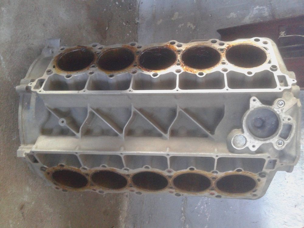 Dodge Viper 8.0Lt V10 Motorblock (Defekt) in Siselen BE für CHF 3000 ...