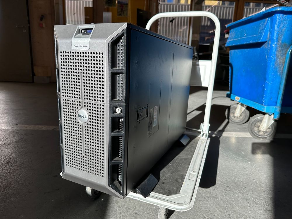 Dell Poweredge 1900 Server (Intel Xeon E5335 @ 2.0GHz) (Gebraucht) in ...