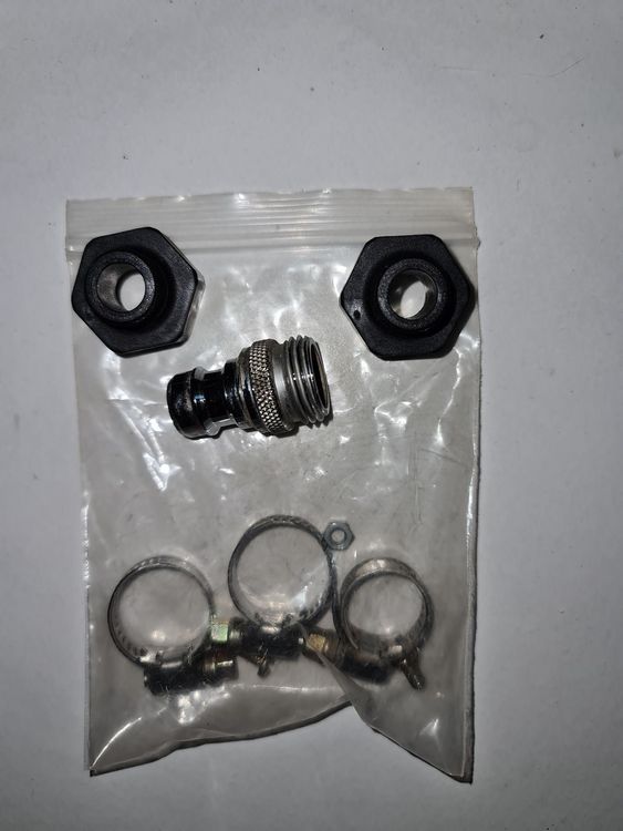 Wasserhahn Adapter mit Schellen | Kaufen auf Ricardo