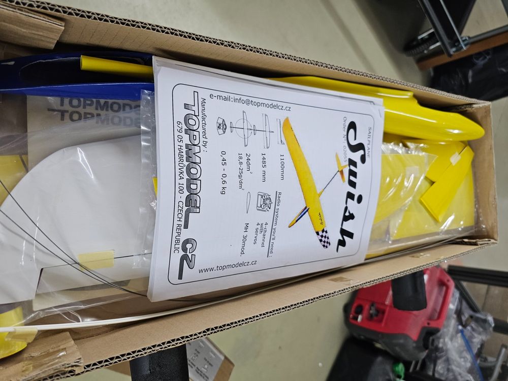 Top Model CZ Swish Neuer Bausatz Segler Version (Neuf avec emballage d ...