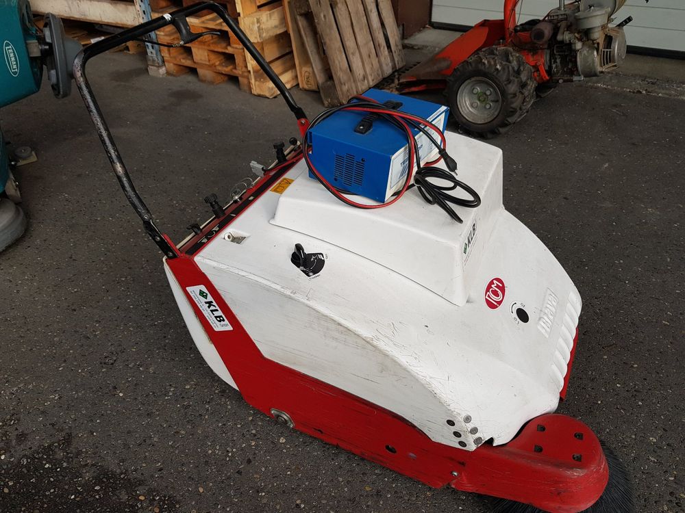 Kehrsaugmaschine RCM, BRAVA 600 ET (Gebraucht) in Lengnau AG für CHF 99 ...