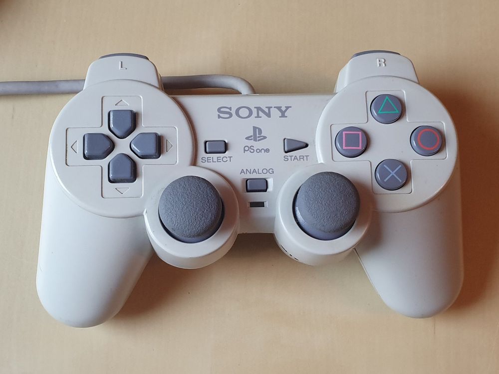 Original Sony PS One Contoller (Gebraucht) in Stansstad für CHF 24.9 ...
