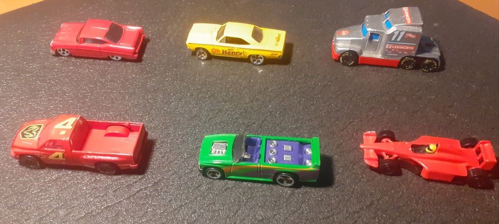 Hot Wheels 6 Stücke/Pièces (D'occasion) à Corminboeuf pour CHF 6 – avec ...
