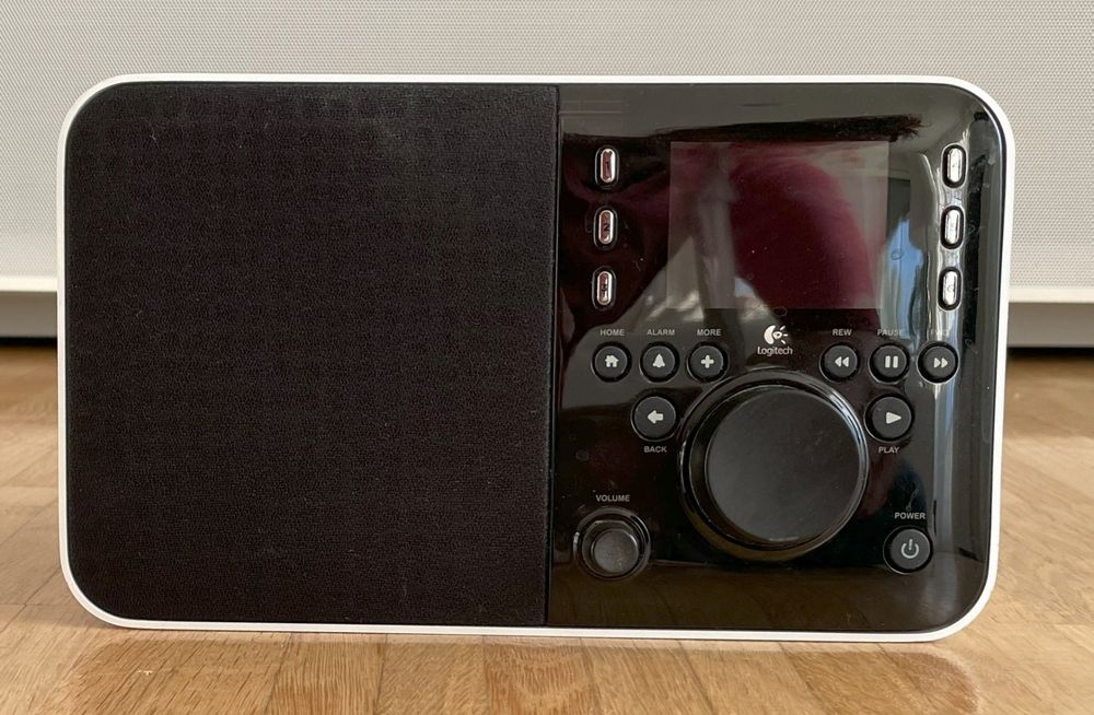 Logitech Squeezebox Radio weiss (Gebraucht) in Stans für CHF 20 – mit ...