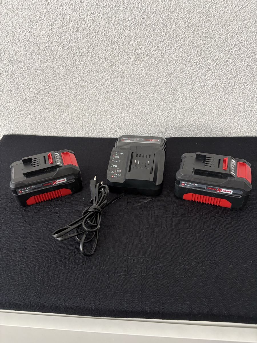 Einhell Power X-Change Ladegerät + 2 Akkus 3.0Ah, 18V! (Gebraucht) in ...