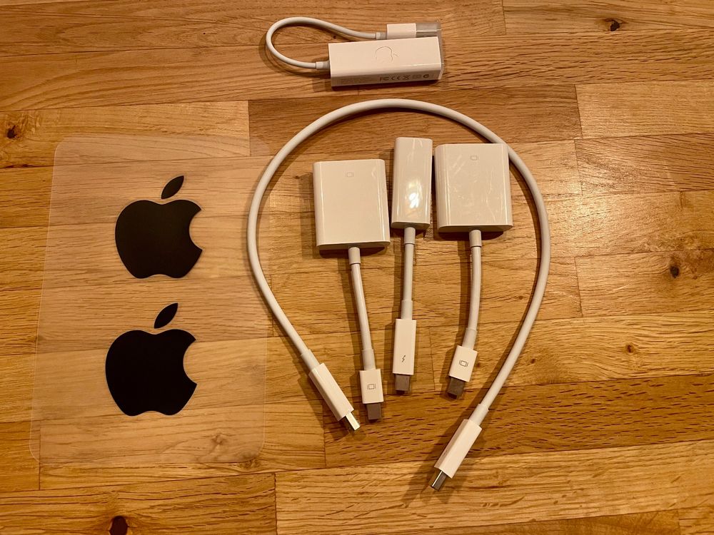 Original Apple Adapter & Kabel Set (5x Teile) & Sticker (Gebraucht) in ...