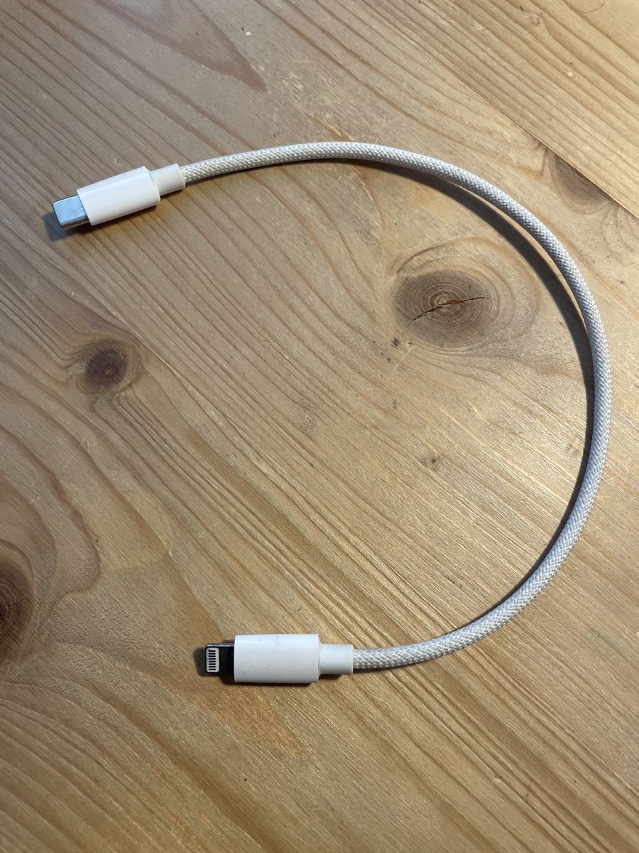 Case & Airpod Links - Apple Airpods pro 2nd Gen. Lightning (Gebraucht ...