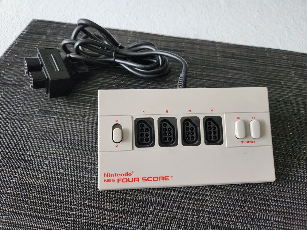 Nintendo NES Four Score Adapter (defekt) (Gebraucht) in für CHF 12 ...