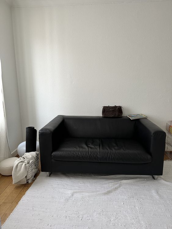 Schwarzes Ledersofa, 2er Sofa, guter Zustand! | Kaufen auf Ricardo