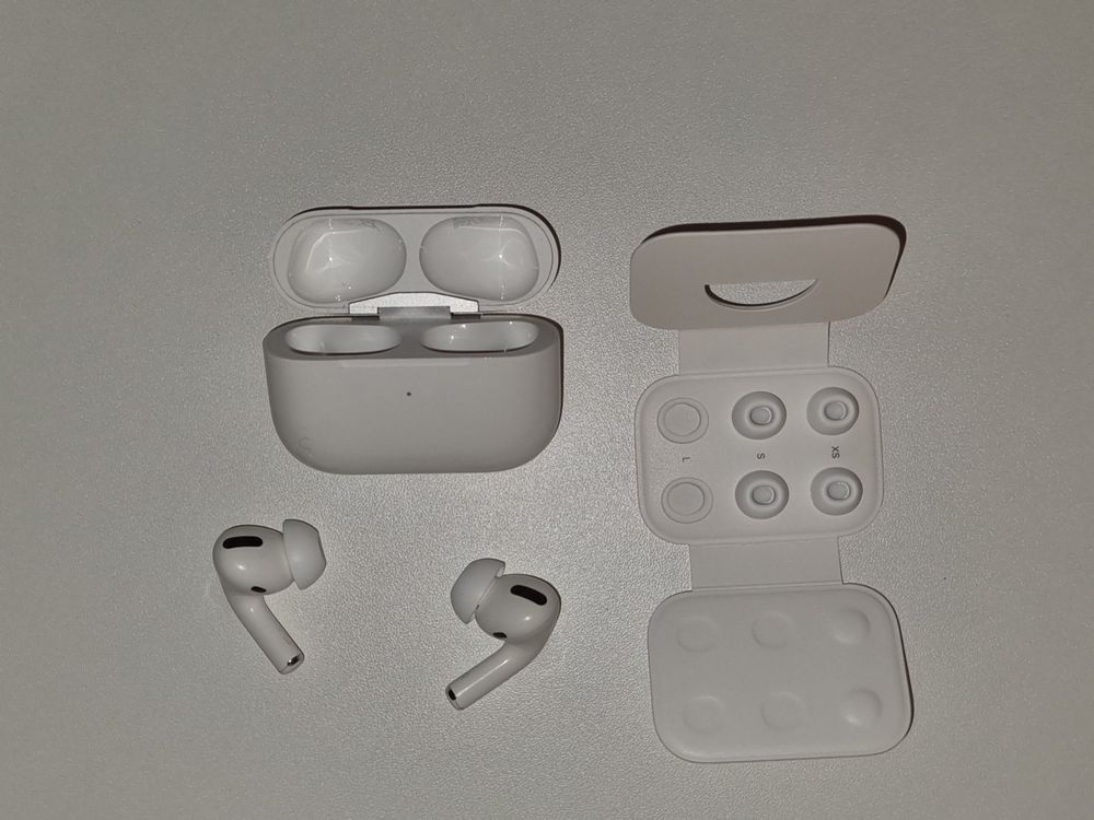 AirPods Pro (rechter AirPod mit Soundproblem) (Gebraucht) in Düdingen ...