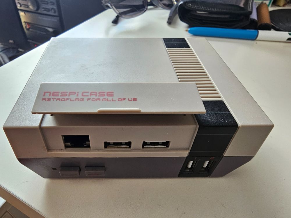 Raspberry Pi 3 Model B OVP + Retroflag Nespi case + Netzteil (Gebraucht ...
