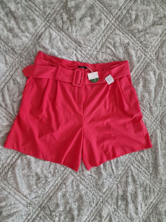 Neu, nie getragen! C&A shorts (Neu und originalverpackt) in Adliswil für CHF 15 – mit Lieferung ...