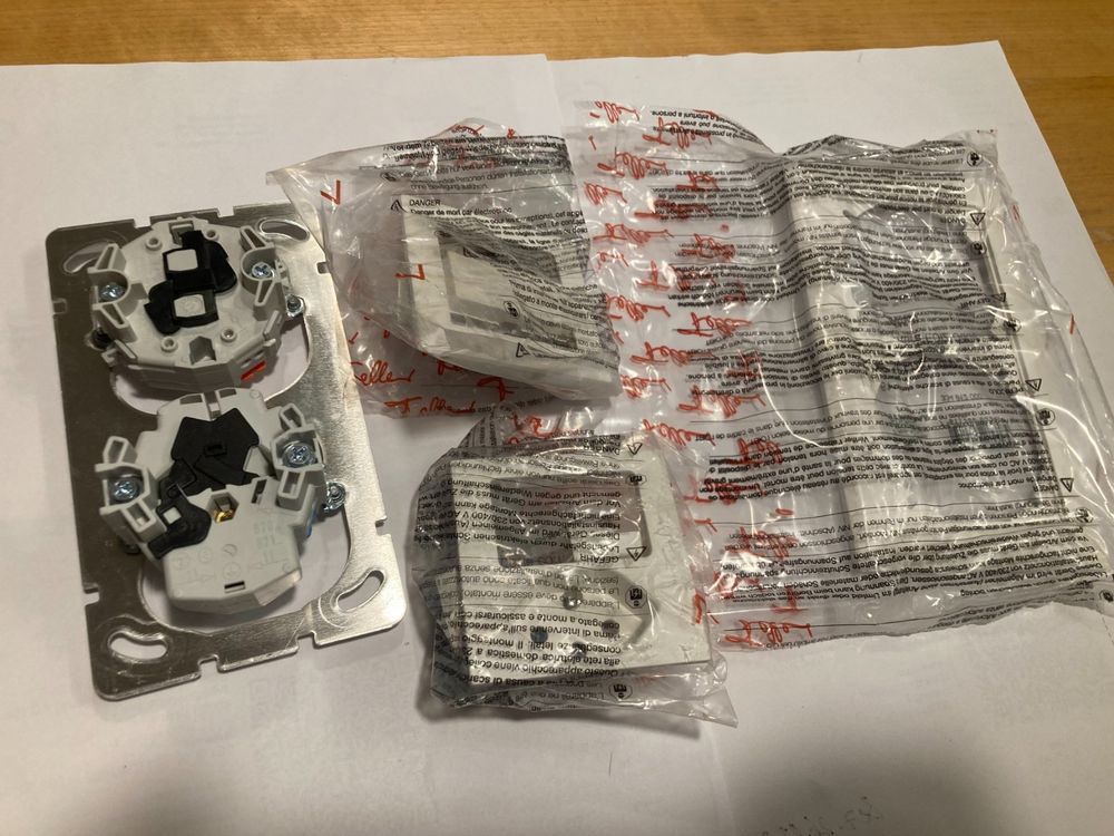 Neu Feller Edizio Kombination 2er Schalter Steckdose Storen (Neu und originalverpackt) in Basel ...