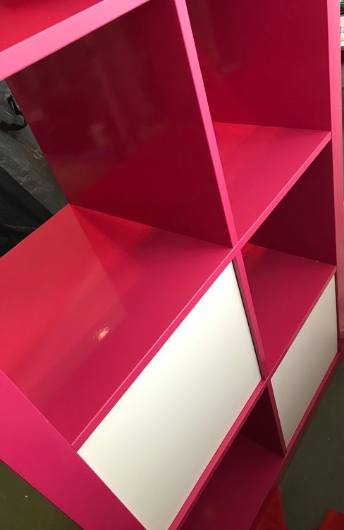 Ikea Kallax Regal/Sideboard pink mit 8 Fächern (Gebraucht) in Pieterlen ...