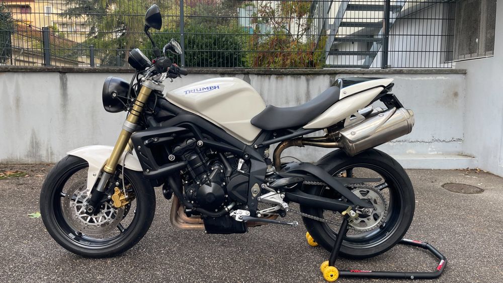 Triumph Street Triple 675 wenig KM 25 35 kw möglich (Gebraucht) in ...