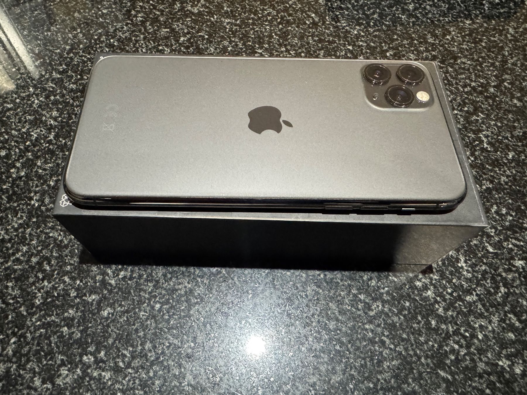 iPhone 11 Pro Max – 256 GB – Space Gray – A2218 (Gebraucht) in Steinen ...