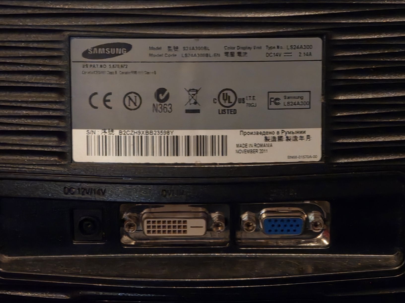 Samsung Monitor LCD – DVI & VGA – mit Standfuss – Auktion (Gebraucht ...