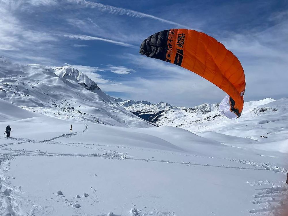 Snowkite Ozone Subzero V1 ultralight 11qm Kite only (Gebraucht) in ...