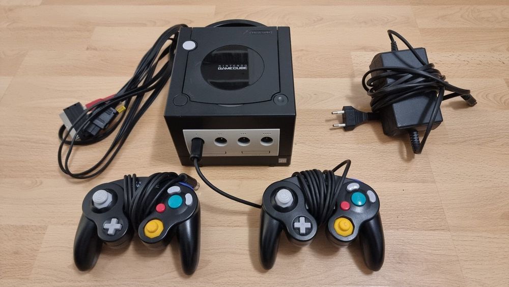Nintendo Gamecube Konsole + 2 Controllers (Gebraucht) in Hünenberg See ...