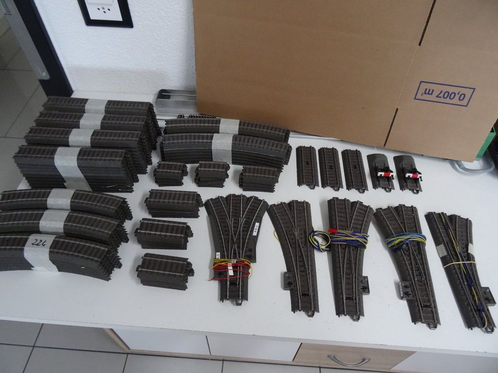 Märklin 104 rails et aiguillages C dès 1.-fr (Gebraucht) in bassecourt ...