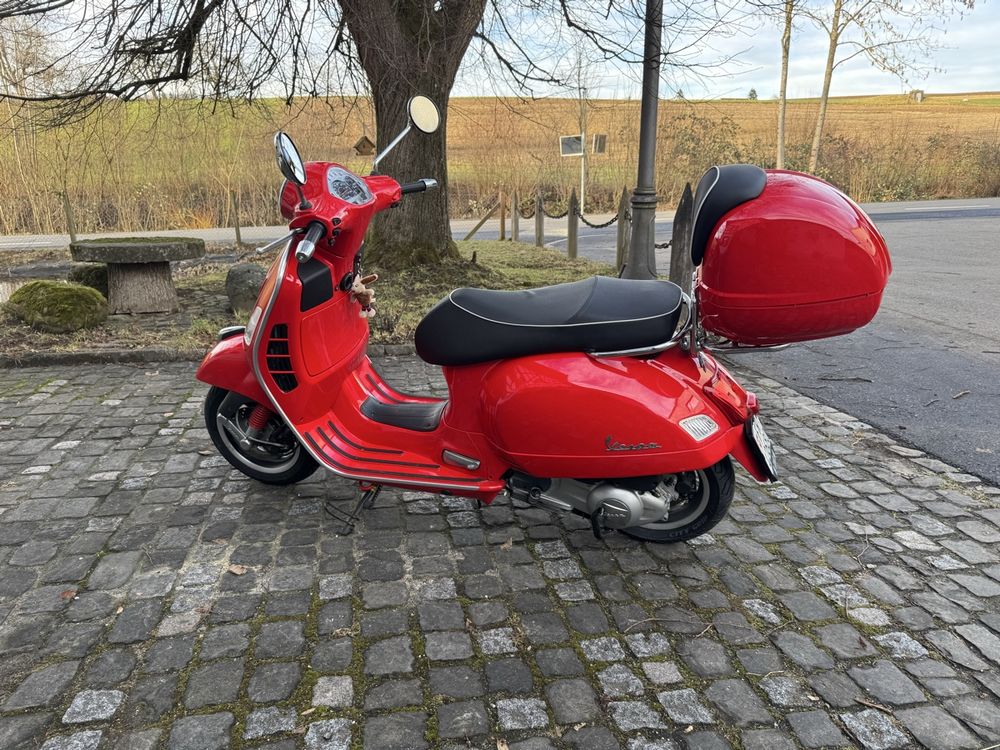 Vespa GT 300 Super Topcase, wenig km! Frühling! (Gebraucht) in Hefenhausen für CHF 4000 – nur ...
