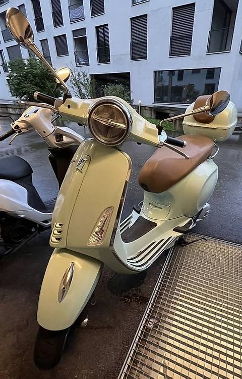 PIAGGIO Vespa Primavera 125 (Gebraucht) in Aesch für CHF 4000 – nur Abholung auf Ricardo kaufen