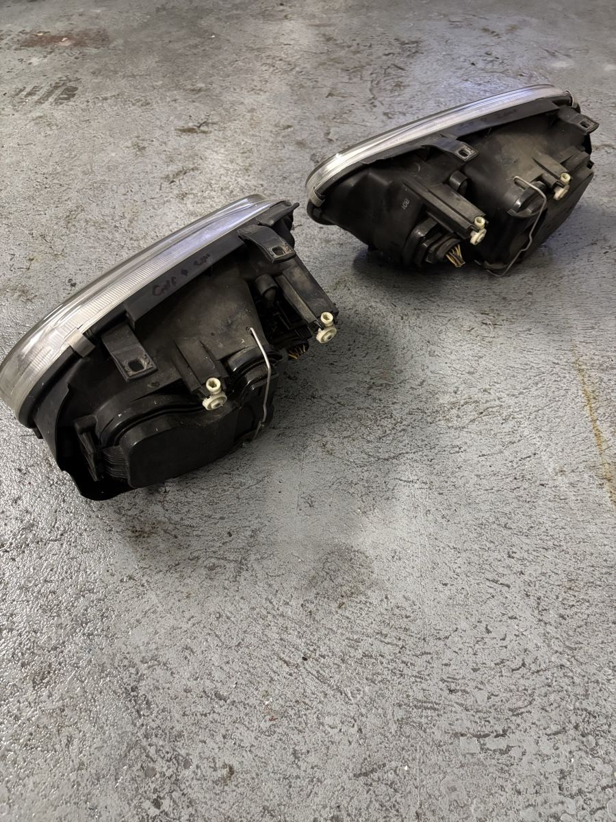 Vw Golf 4 jg 2002 Scheinwerfer li u re (Gebraucht) in Engelburg für CHF ...