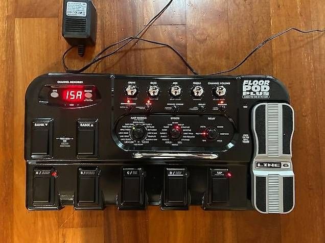 LINE 6 - Floor Pod Plus Multi Effects Pedal, wie neu (Gebraucht) in ...