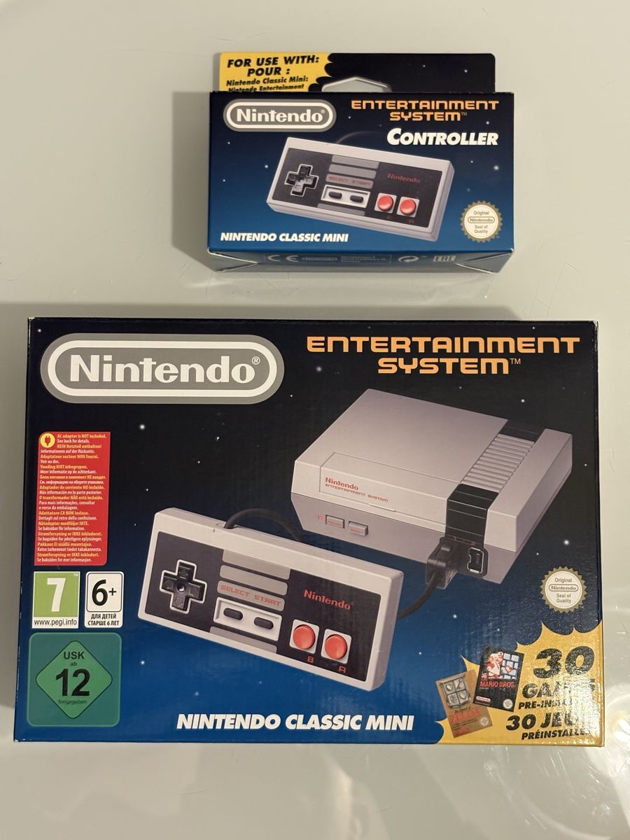 Nintendo Classic Mini Console and extra Controller BRAND NEW (Neu und ...
