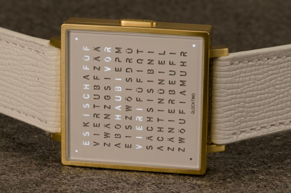 Qlocktwo W39 Gold White SCHWEIZERDEUTSCH - fabrikneu, ab 1.- | Kaufen ...