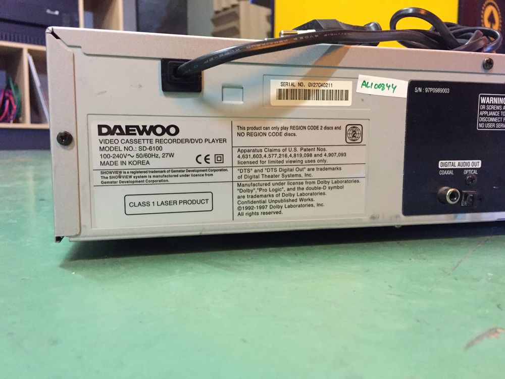 Daewoo SD-6100 - VHS + DVD Player/Recorder (Defekt) in Spiez für CHF 1 ...