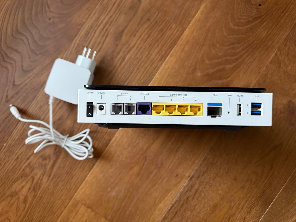 Swisscom Router in sehr gutem Zustand (Gebraucht) in Galgenen für CHF 5 ...
