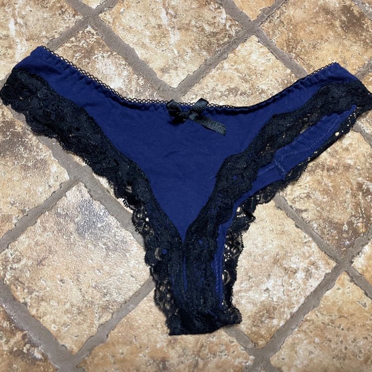 Tanga di cottone con pizzo (Usato) a Gordevio per CHF 5 – con consegna ...