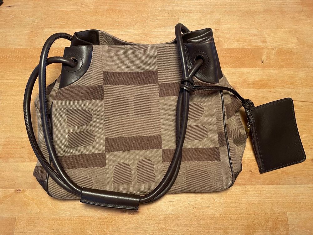 Bally B Logo Canvas Bag (Gebraucht) in Zürich für CHF 17 – mit ...