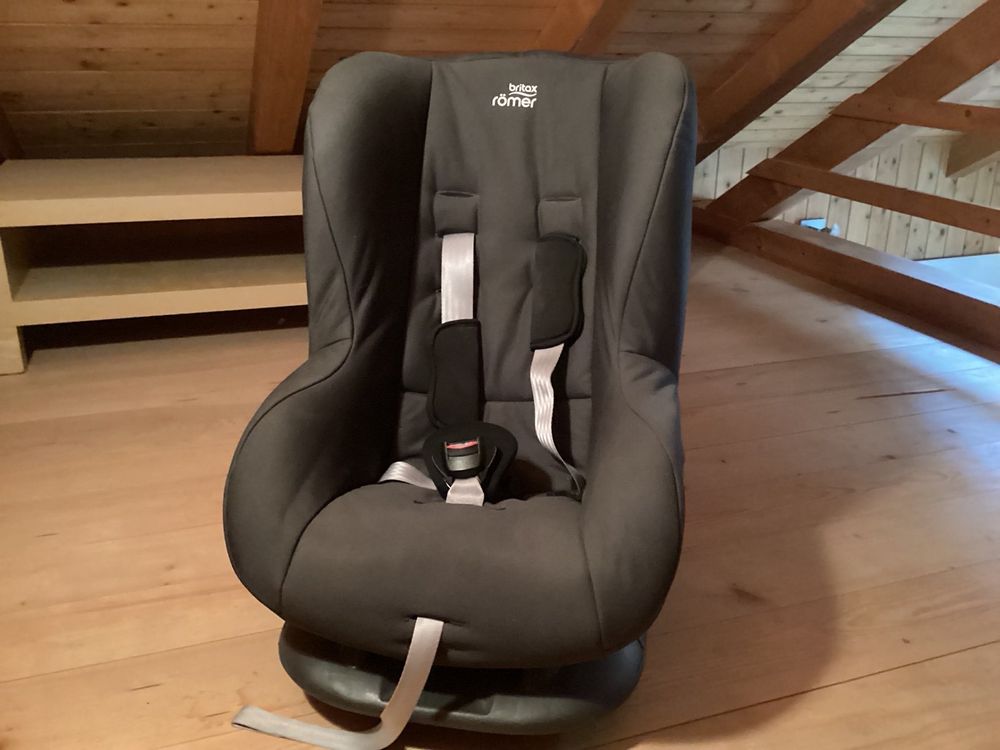 Kindersitz "Römer ECLIPSE" für 3-Punkt- und Beckengurt (Gebraucht) in ...
