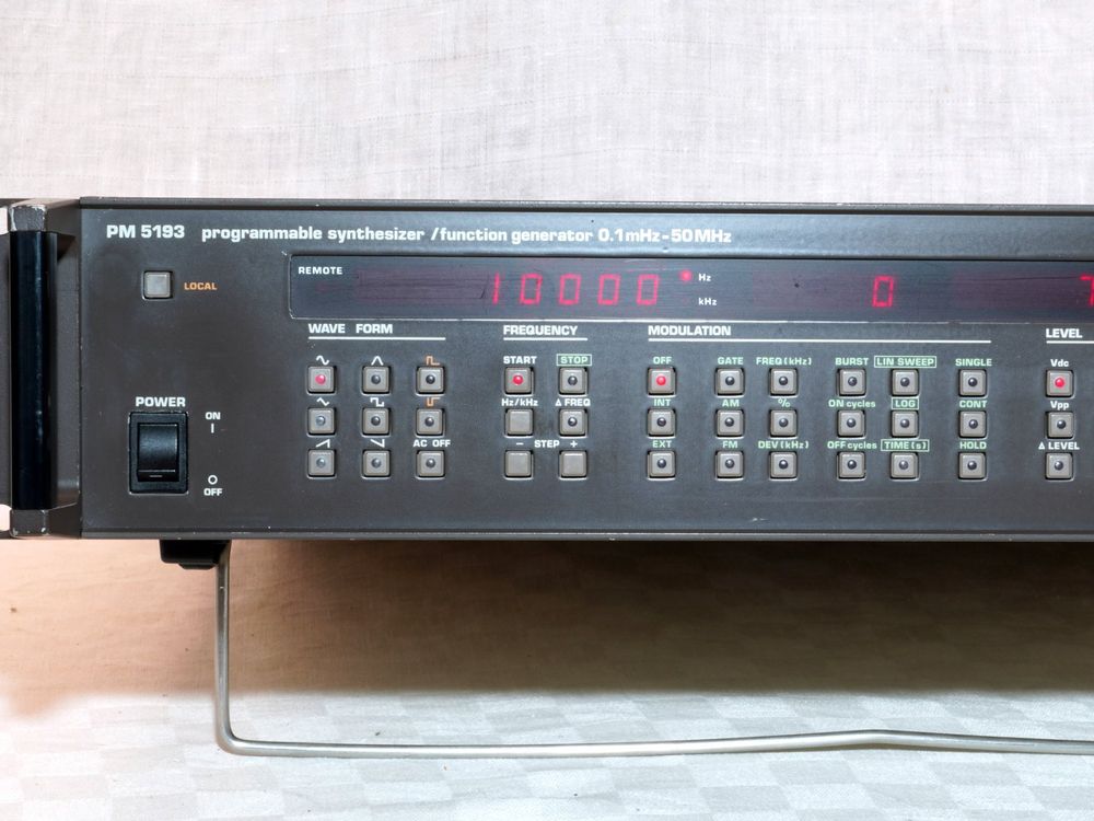Philips Signal Generator PM5193 0.1mHz-50Mhz. | Kaufen auf Ricardo