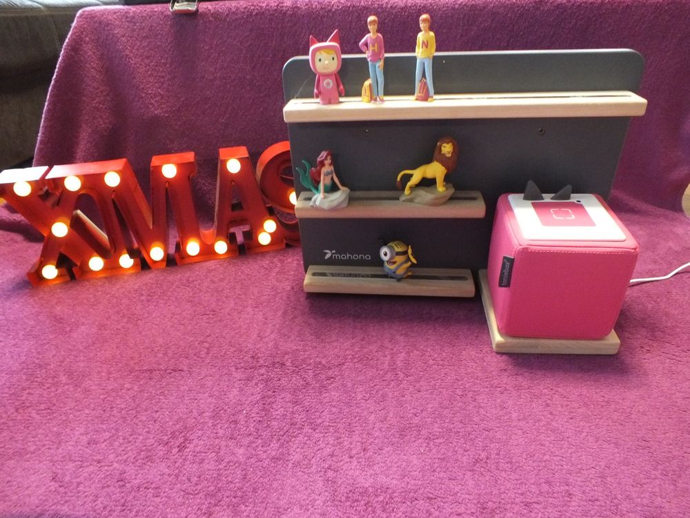 Toniebox Starterset + 6 Tonies Figuren + Regal Top ! (Gebraucht) in ...