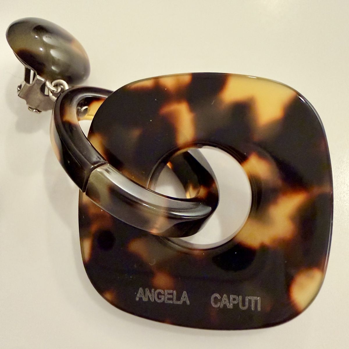 Orecchini Clips Angela Caputi in resina (Usato) a Andermatt per CHF 55 ...