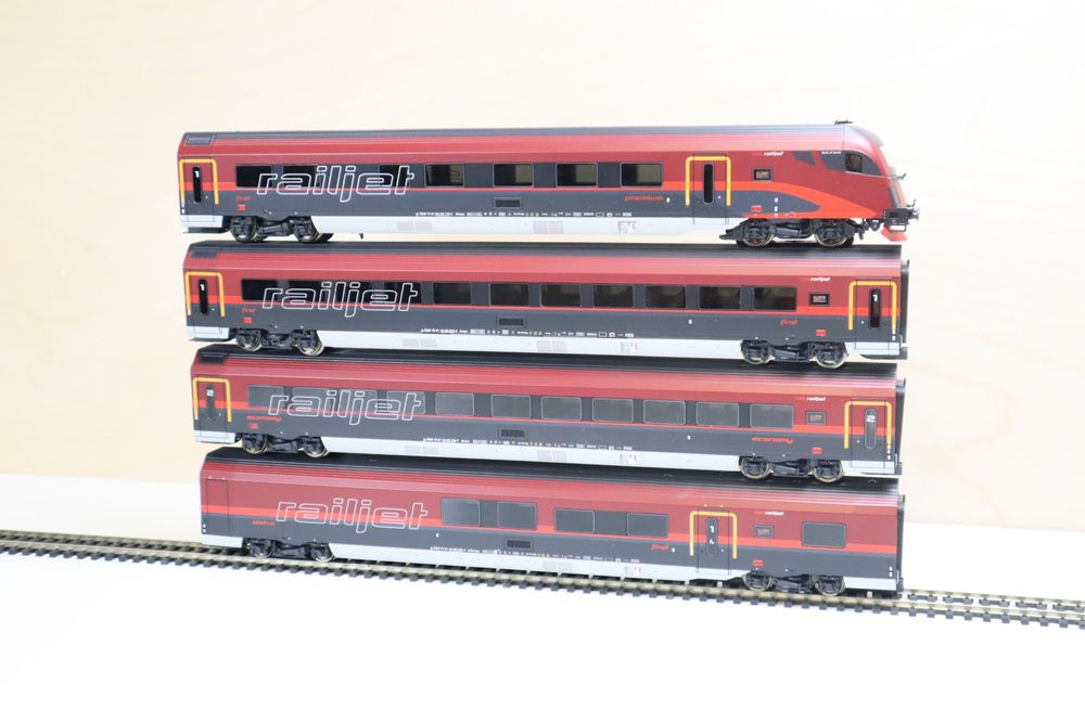 ROCO RailJet Personenzug Set mit Steuerwagen - AC H0 (Gebraucht) in ...