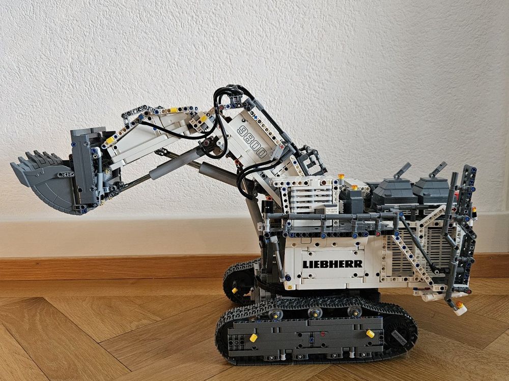 LEGO Technic | Liebherr Bagger R 9800 (42100) (Gebraucht) in Bern für ...