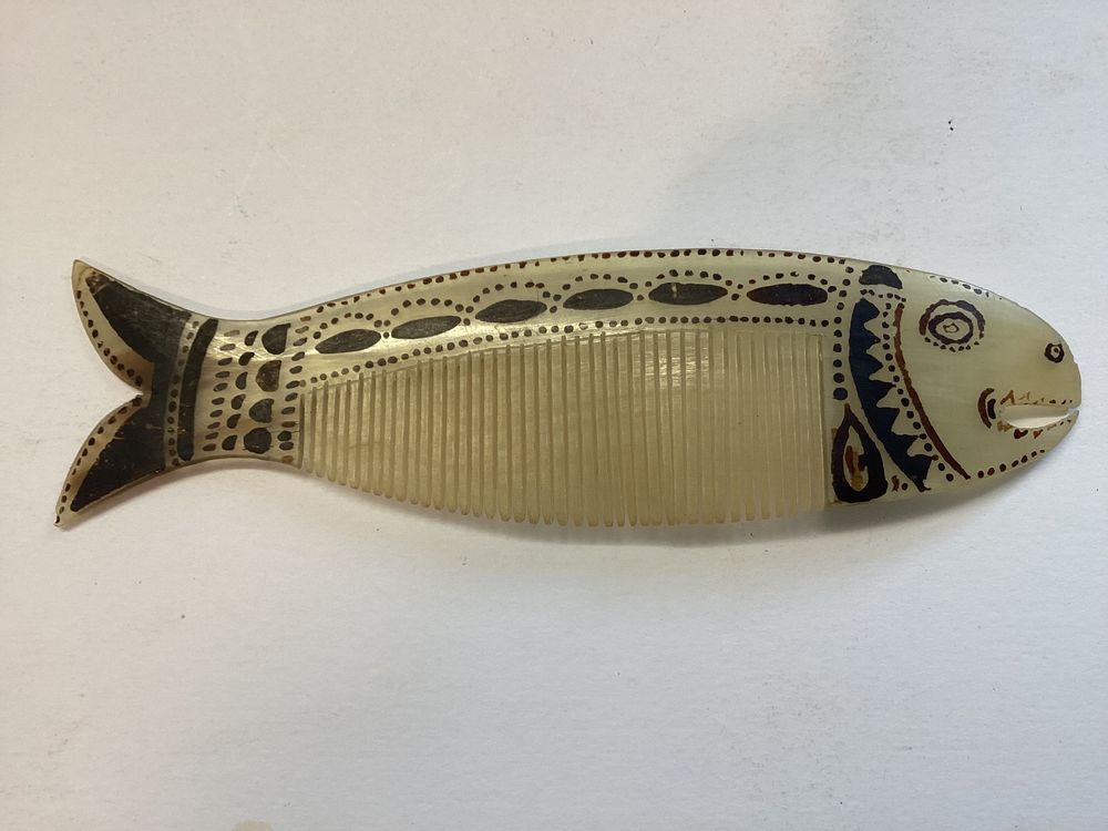 Alter Kamm Art Déco in Form eines Fisches, Horn (Gebraucht) in Eglisau ...