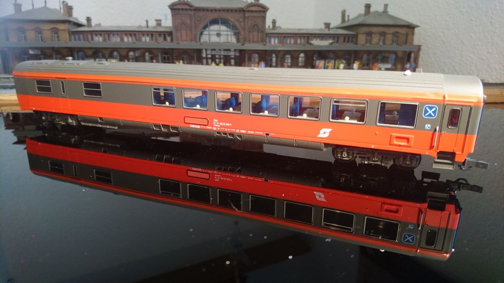 ÖBB EC Arlberg-Express Speisewagen rot/schwarz top von Roco | Kaufen ...