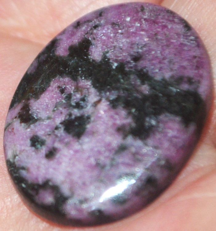 Cabochon L-1177 – Rubin Edelstein – 28x21,5mm (Neu und originalverpackt ...